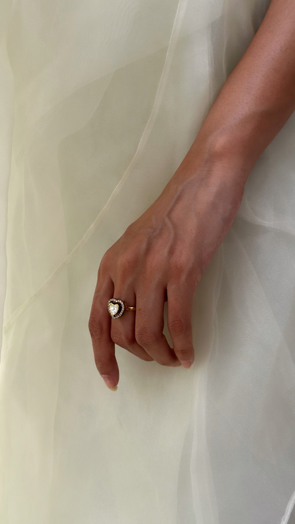 Eterno India - Modern Indian Heirloom